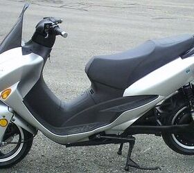 ZEV Claims 140-Mile Range From Its 10 LRC Scooter | Motorcycle.com