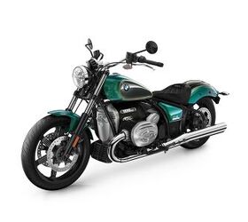 2025 BMW R 18 and R 18 Classic – First Look | Motorcycle.com