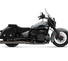 2025 BMW R 18 and R 18 Classic – First Look | Motorcycle.com