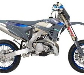 2025 TM Moto SM R 300 ES Fi 2T's media | Motorcycle.com